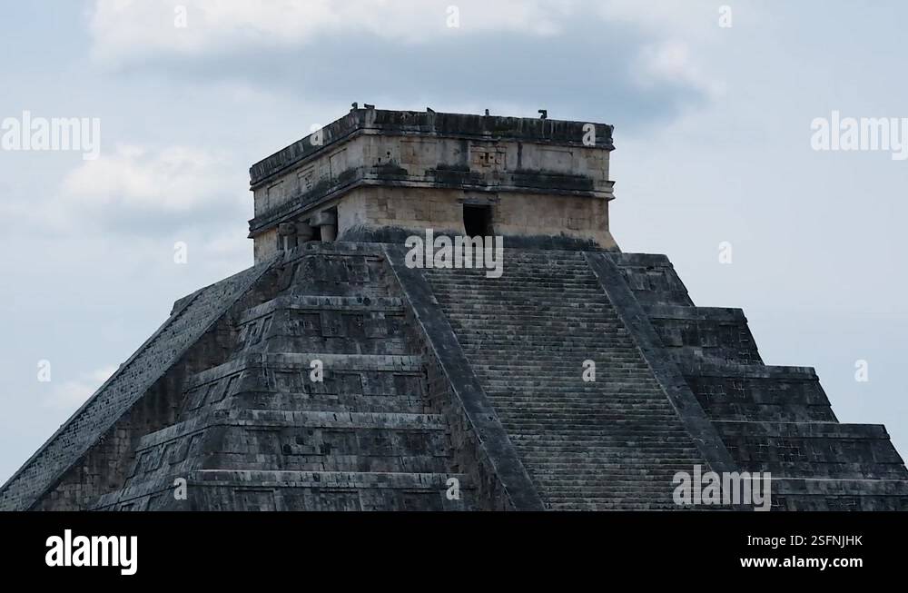 Chichen Itza Pyramid Maya Archeological Temple Yucatan Mexico Top Notch ...