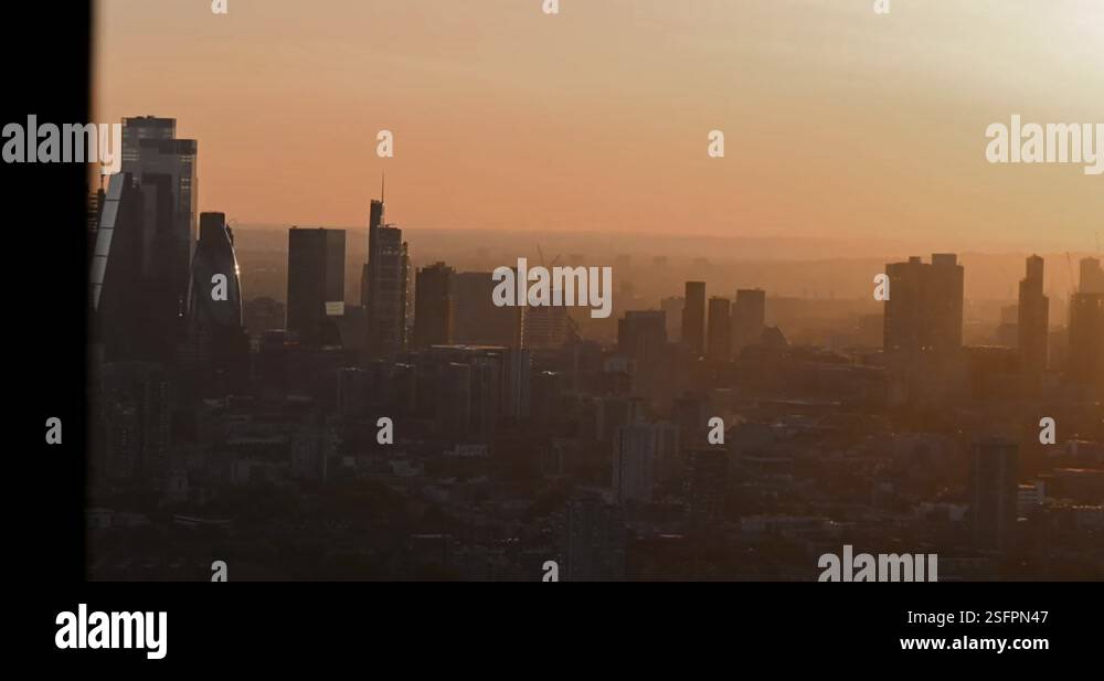 Landmark pinnacle london docklands Stock Videos & Footage - HD and 4K ...