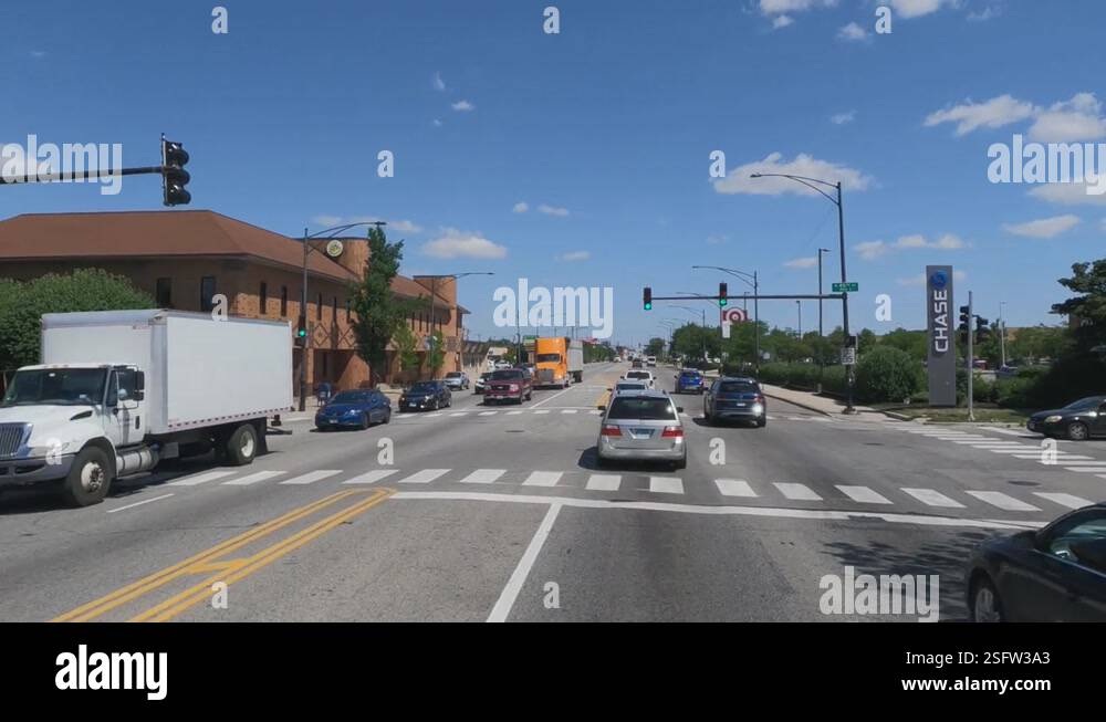 Fpv driving on S Pulaski rd between 47th and i55 in Chicago Illinois ...