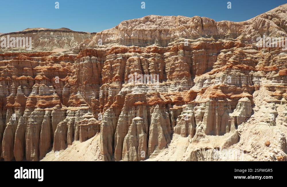 Spire rock formation in Red Rock State Park - stunning Mojave Desert ...