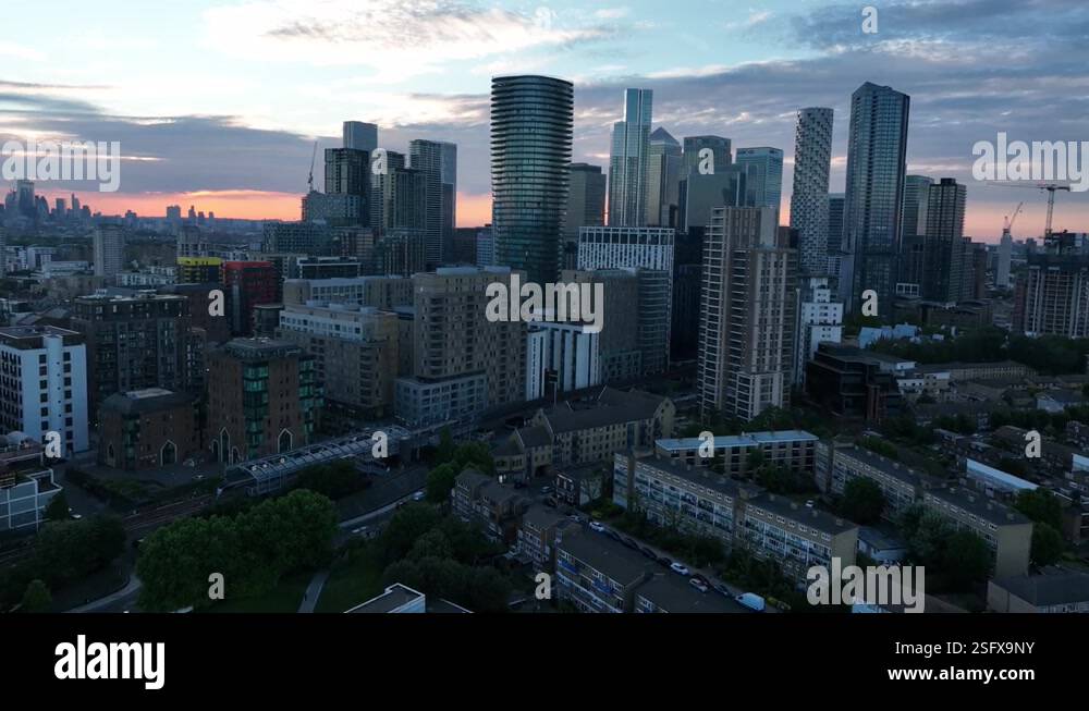 Millwall Inner and Outer Dock, Isle of dogs Stock Video Footage - Alamy