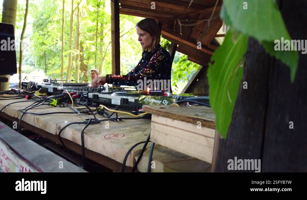 Spectacular behind the scenes documentary film of an artist female Dj ...