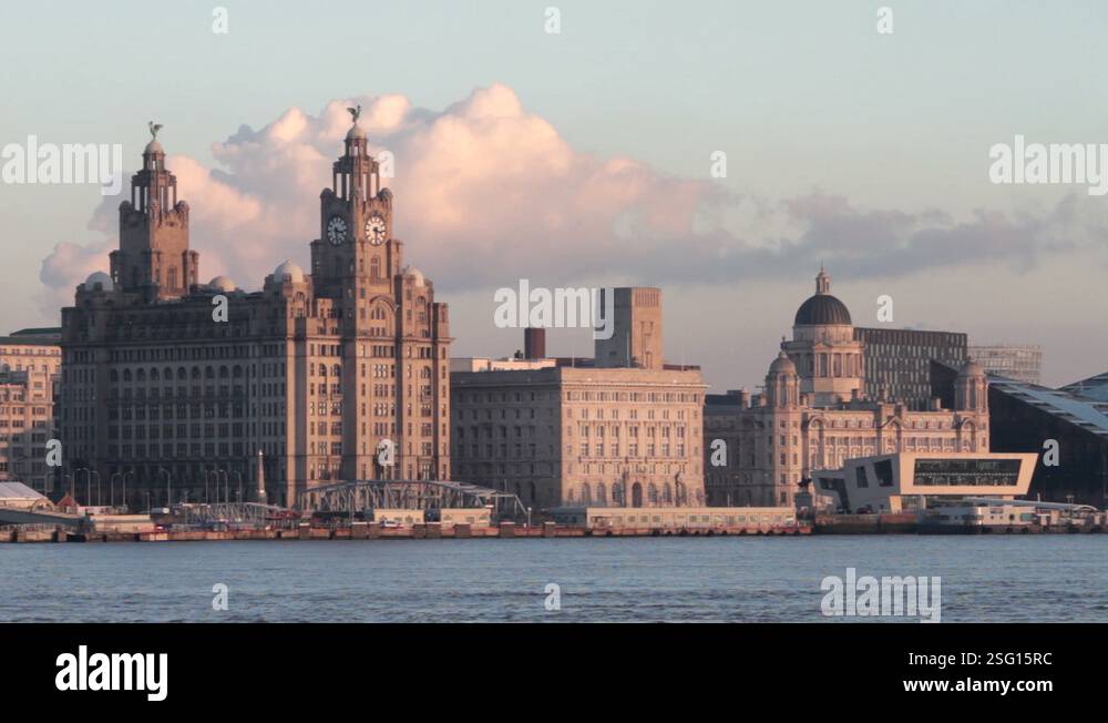 liver buildings and liverpool skyline Stock Video Footage - Alamy