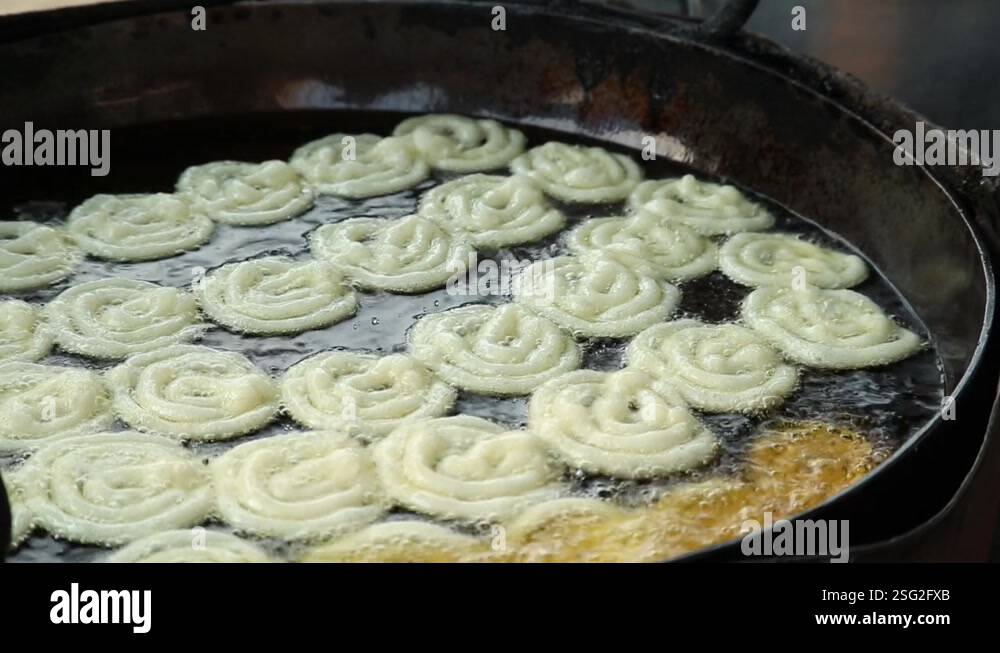 Indian Dhaba Halwai Making Jalebi Also Known As Jilapi, Jilebi, Jilipi ...