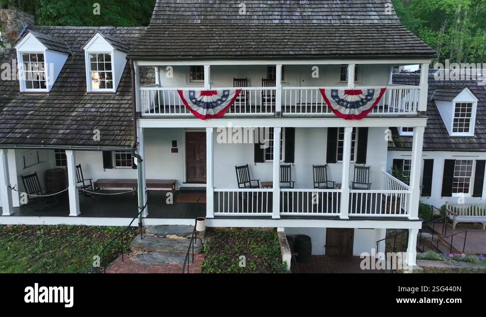 Americana historic home in USA. Pullback reveal. Colonial architecture ...