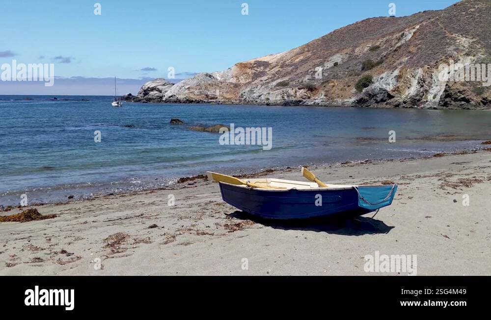 Row Boat Beached on secluded desert island Secret Harbor Catalina ...