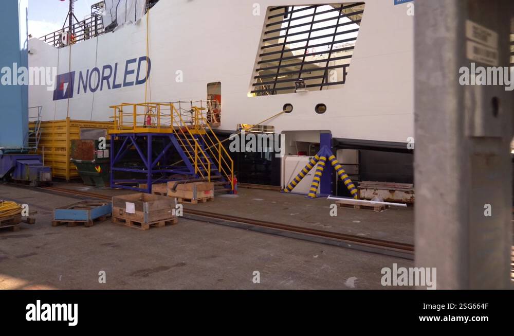 Gas powered ferry Stock Videos & Footage - HD and 4K Video Clips - Alamy