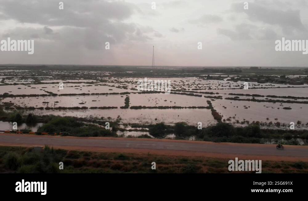Drone footage shows an overhead image of Sindh after a flood swamped the Stock Video Footage - Alamy