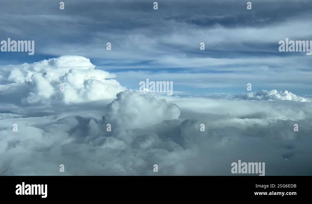 Cockpit jet view in a turbulent and messy sky taken at cruis level ...