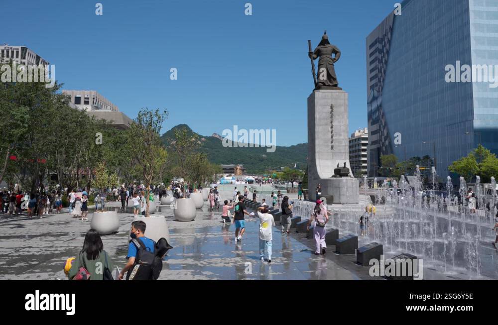Yi sun shin statue Stock Videos & Footage - HD and 4K Video Clips - Alamy