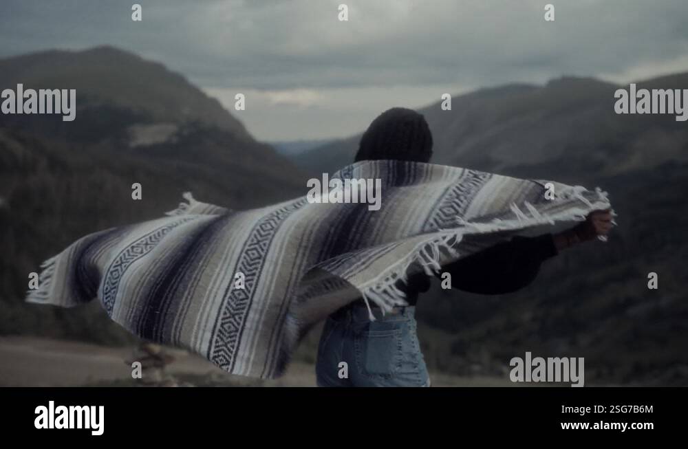 Flowing blanket Stock Videos & Footage - HD and 4K Video Clips - Alamy