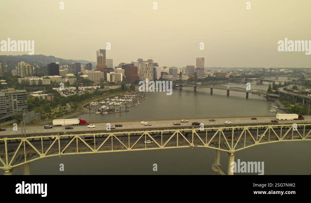 Portland Oregon in Wildfire Smoke Stock Video Footage - Alamy