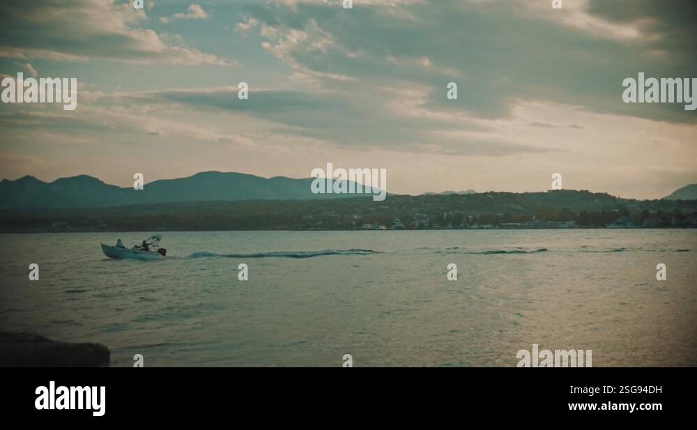 Cleaving Stock Videos & Footage - HD and 4K Video Clips - Alamy