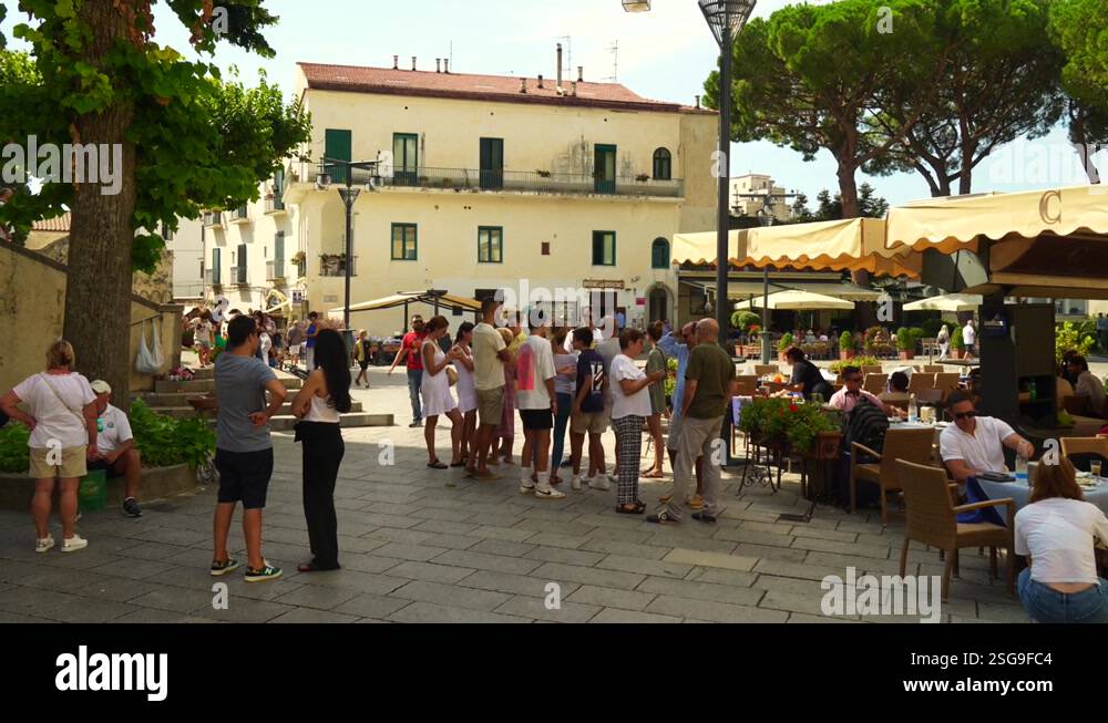 Ravello square Stock Videos & Footage - HD and 4K Video Clips - Alamy