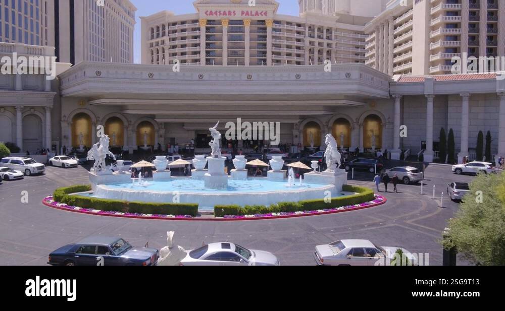 Caesars Palace entrance and water fountain sculpture in Las Vegas Stock ...