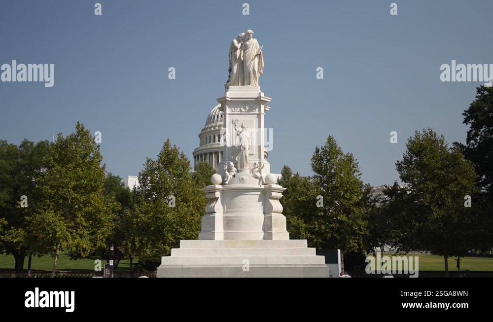 Motion of the Peace Monument in front of the US Capitol in Washington ...