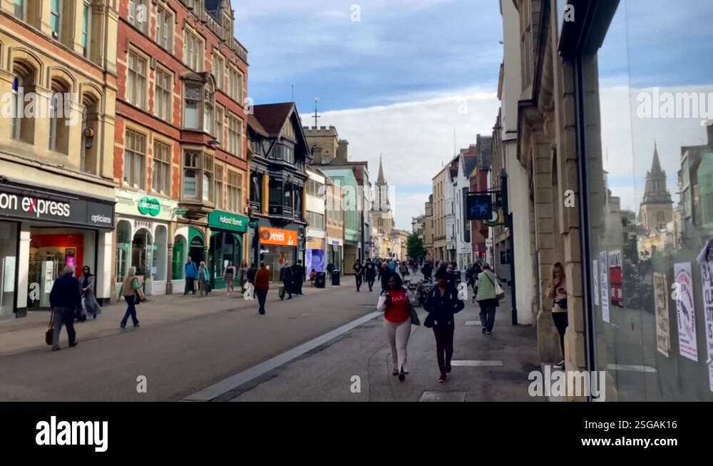 Shopping in oxford city Stock Videos & Footage - HD and 4K Video Clips ...