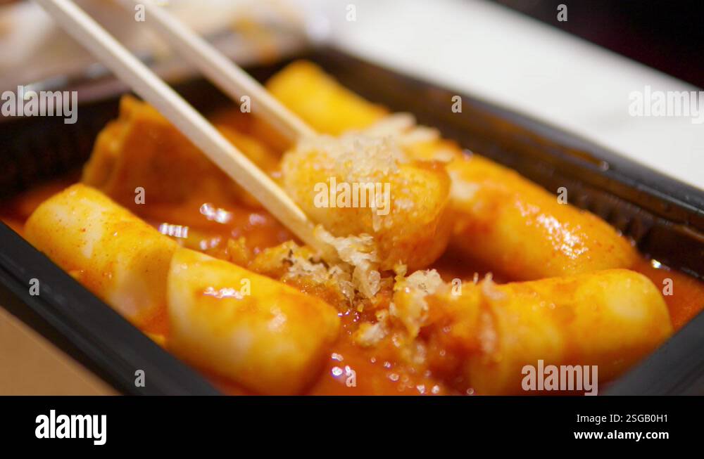 Tteokbokki topokki Stock Videos & Footage - HD and 4K Video Clips - Alamy