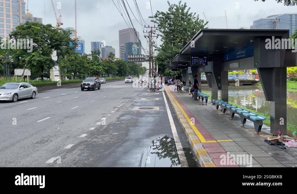 Display bus arrival Stock Videos & Footage - HD and 4K Video Clips - Alamy