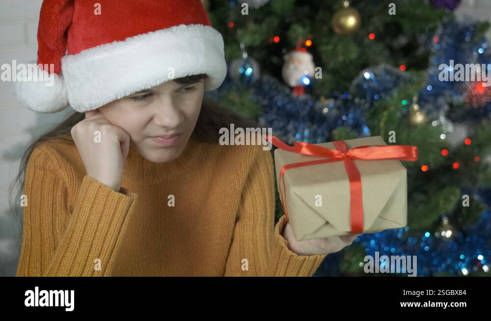 Santa present Stock Videos & Footage - HD and 4K Video Clips - Alamy