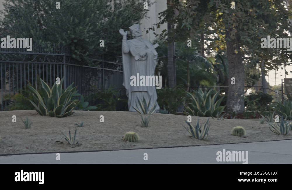 Statue holding a cross Stock Videos & Footage - HD and 4K Video Clips ...