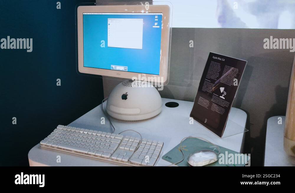 apple imac g4 Old Computer Equipment yandex office retro vintage ...