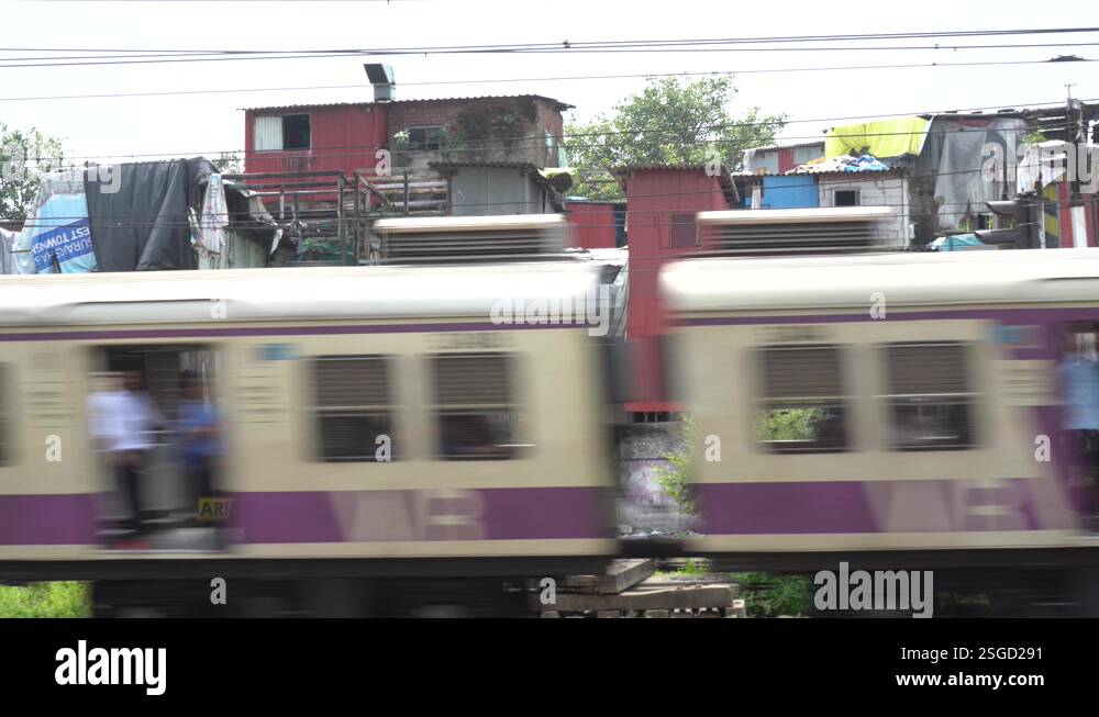 Dharavi slum railway Stock Videos & Footage - HD and 4K Video Clips - Alamy