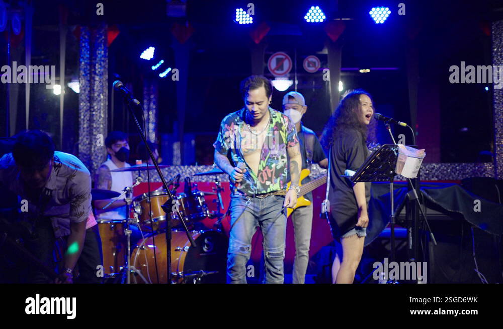 City concerts Stock Videos & Footage - HD and 4K Video Clips - Alamy