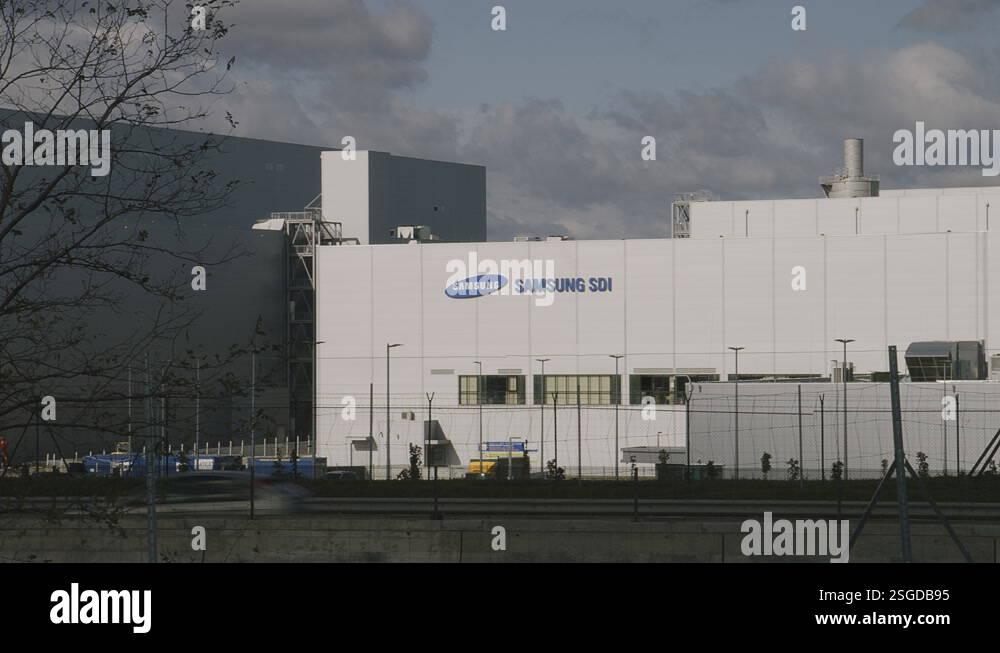 Europe's largest battery factory operates in Göd, Hungary. Batteries ...