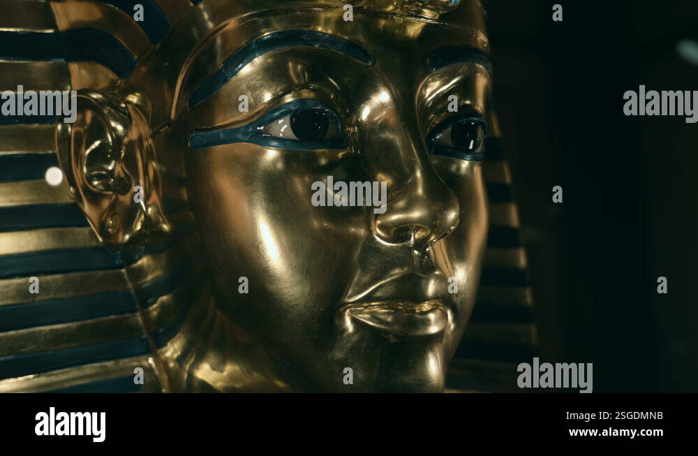 Golden Mask of Tutankhamen. Tutankhamun's famous funerary mask Stock ...