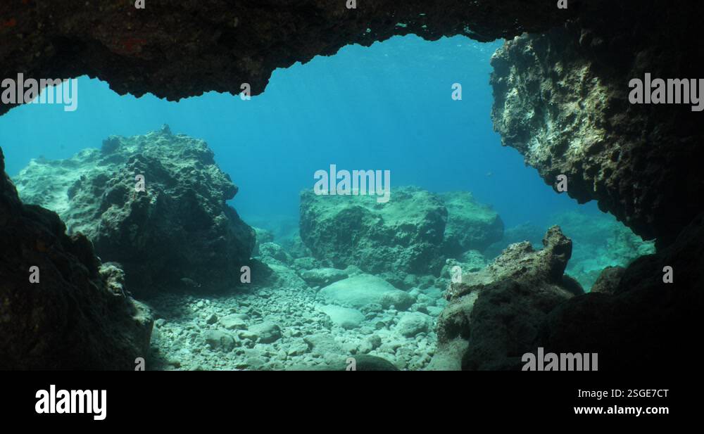 cave dive underwater scuba divers to explore nice light Stock Video ...