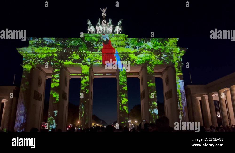 Brandenburg gate festival lights berlin Stock Videos & Footage - HD and ...