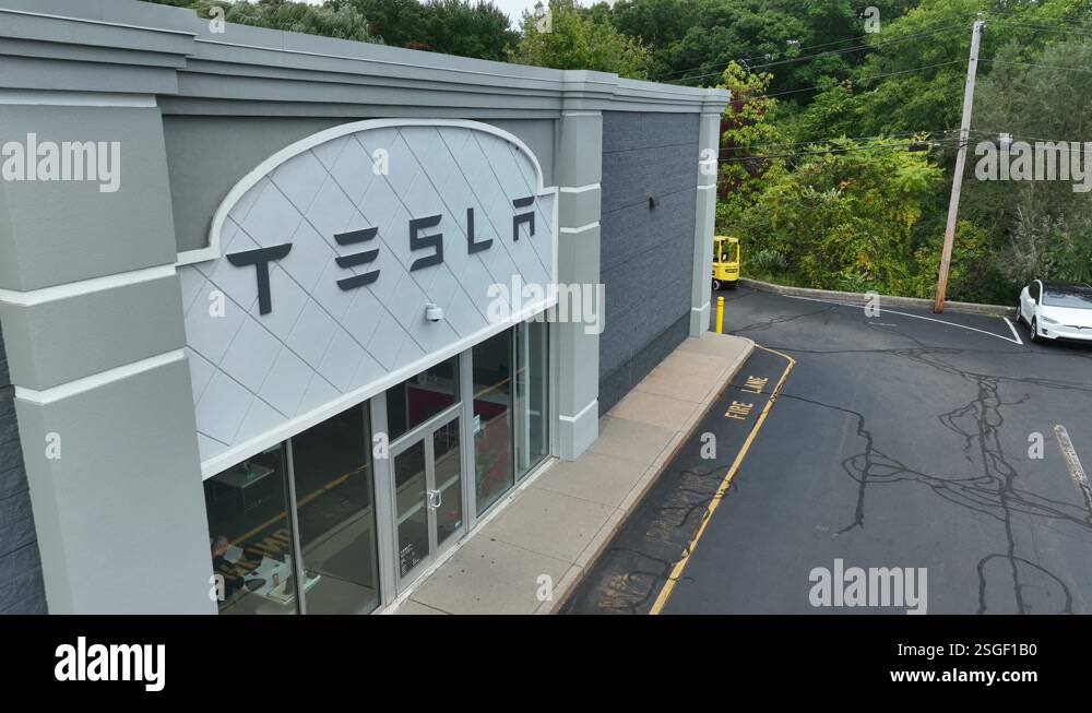 Tesla dealer dealership Stock Videos & Footage - HD and 4K Video Clips ...