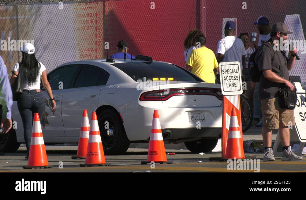 police car arrives on the scene Stock Video Footage - Alamy