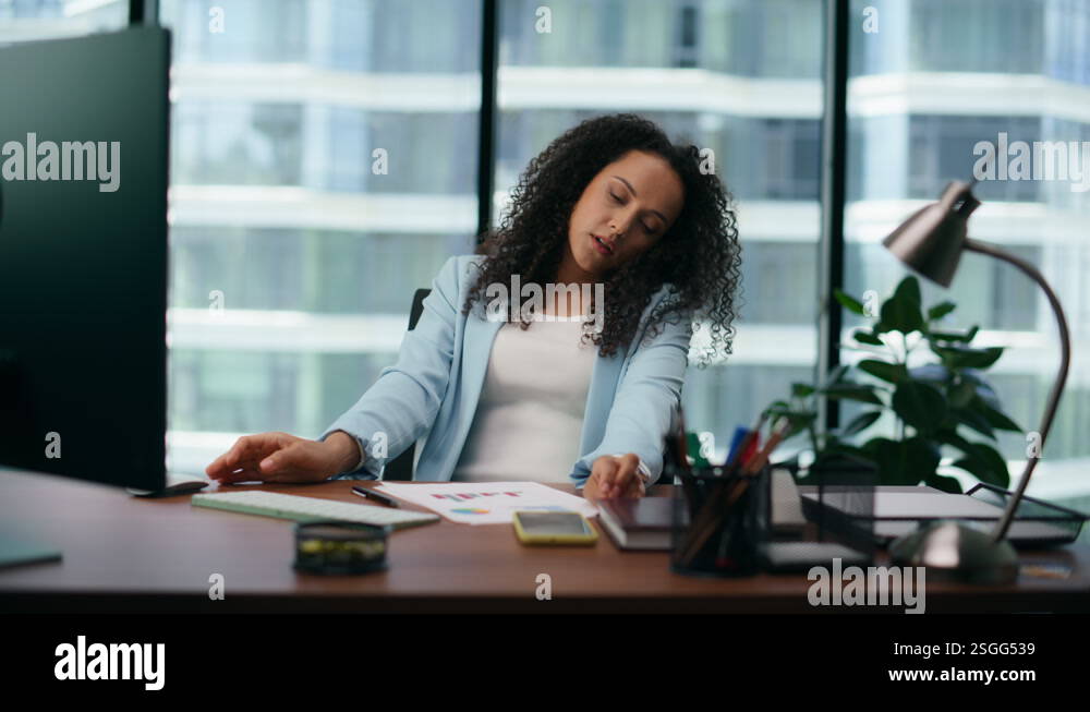 Frustrated woman working computer close up. Girl manager disappointed ...