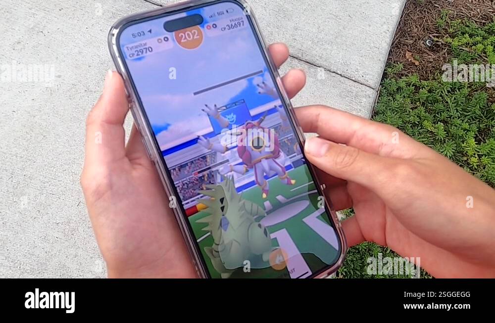 YOU WIN! Pokemon Go player defeats Legendary Mythical Creature "Hoopla ...