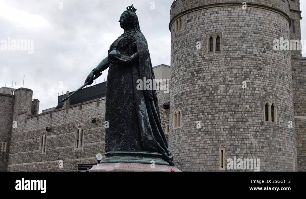 Statue of queen victoria outside Stock Videos & Footage - HD and 4K ...