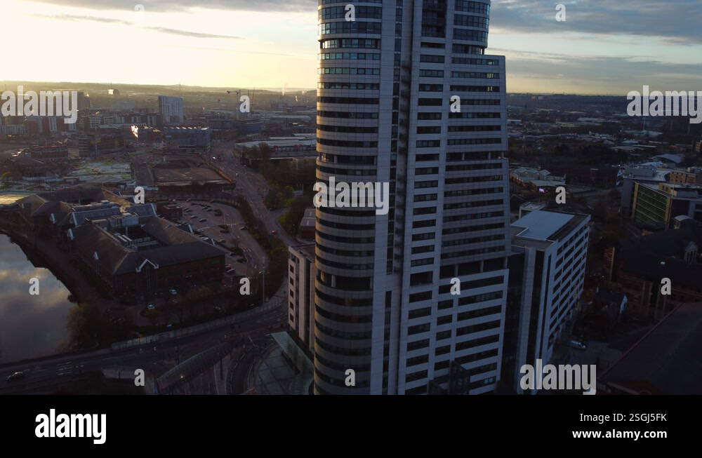 Leeds skyscraper Stock Videos & Footage - HD and 4K Video Clips - Alamy