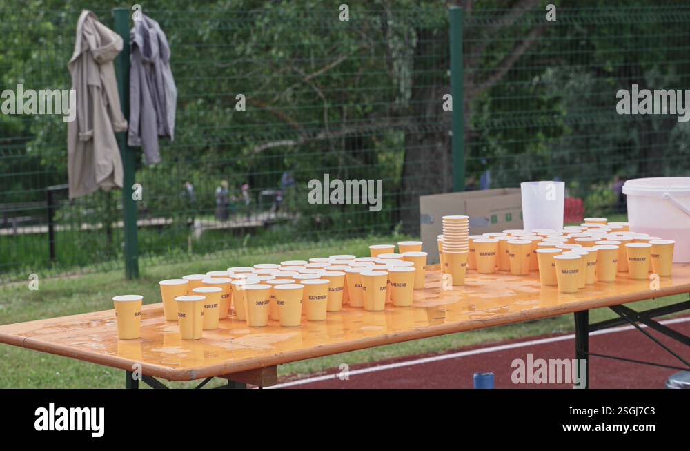 Marathon table Stock Videos & Footage - HD and 4K Video Clips - Alamy