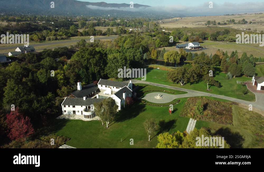 A mansion outside of Ashland, Oregon, USA Stock Video Footage - Alamy