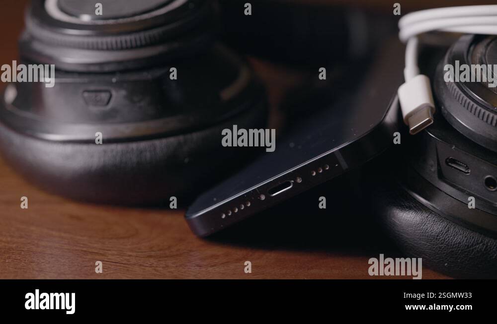 USB type C the new standard for phones and earphones in the European ...