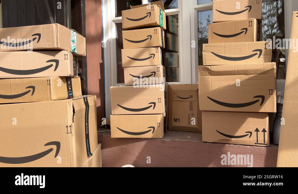 Amazon prime boxes delivered Stock Videos & Footage - HD and 4K Video ...