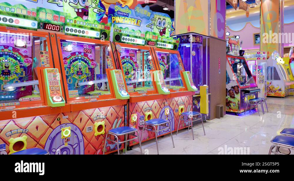 Amusement amusements arcade Stock Videos & Footage - HD and 4K Video ...
