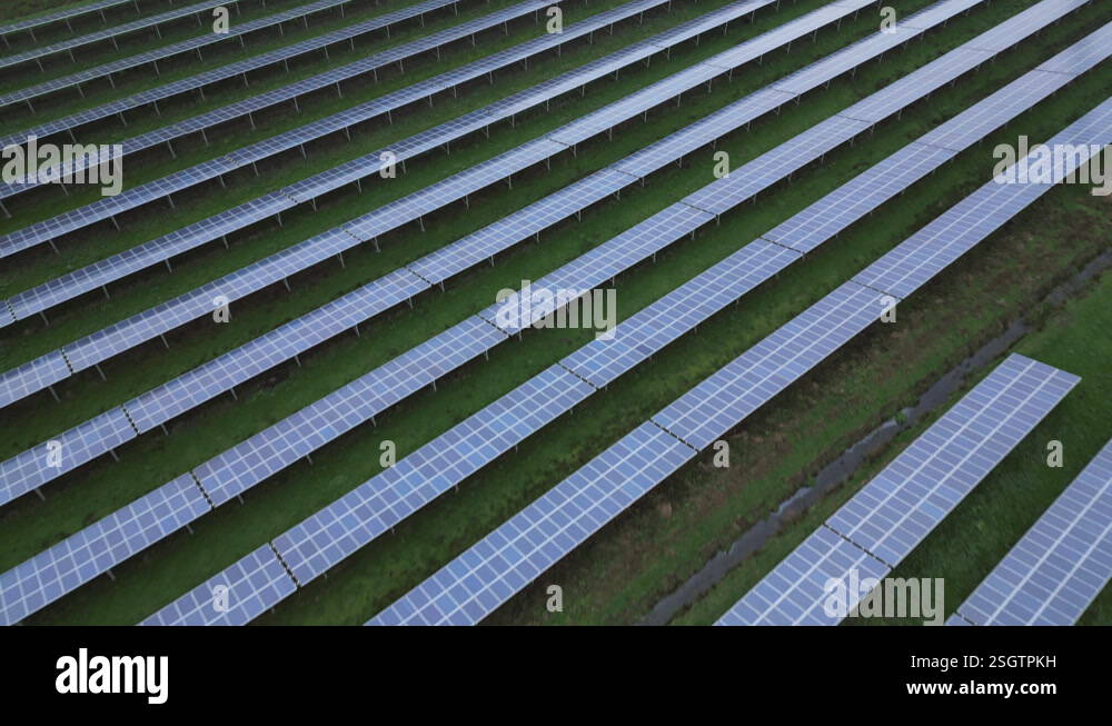 Solar panels in solar park, endless patterns, diagonal lines, slow ...