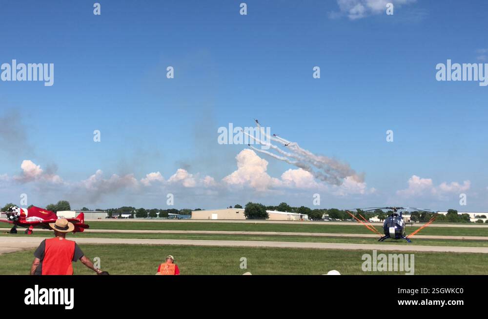 Close formation Stock Videos & Footage - HD and 4K Video Clips - Alamy