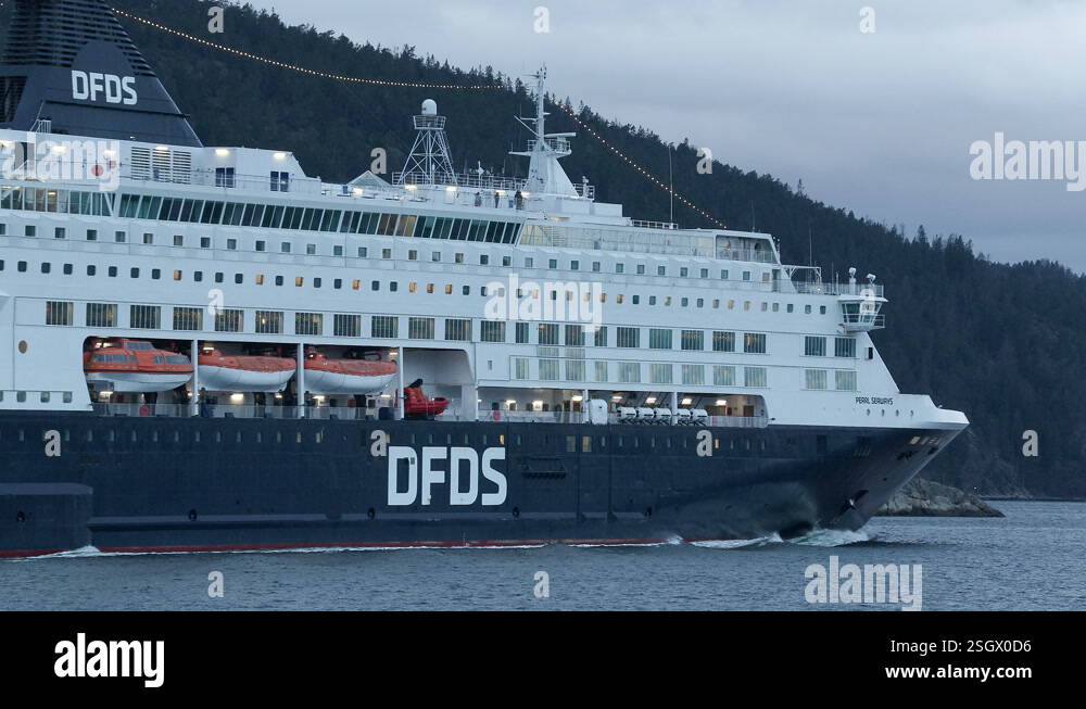 ship ferry dfds pearl seaways passing side view oslofjord norway Stock ...
