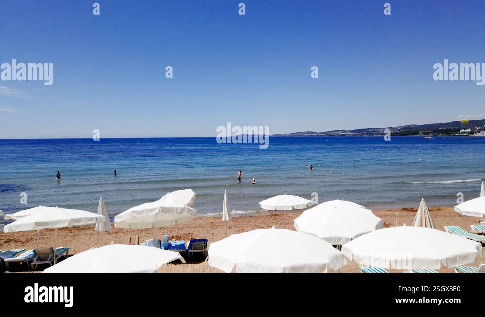 Panorama people Stock Videos & Footage - HD and 4K Video Clips - Alamy