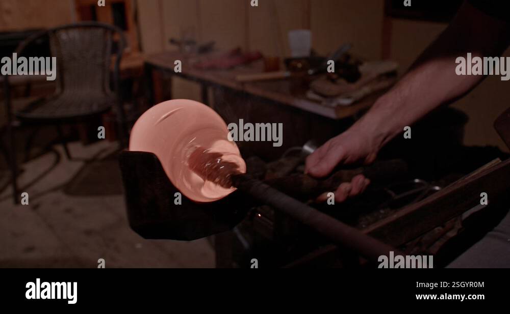 Horizontal molding Stock Videos & Footage - HD and 4K Video Clips - Alamy