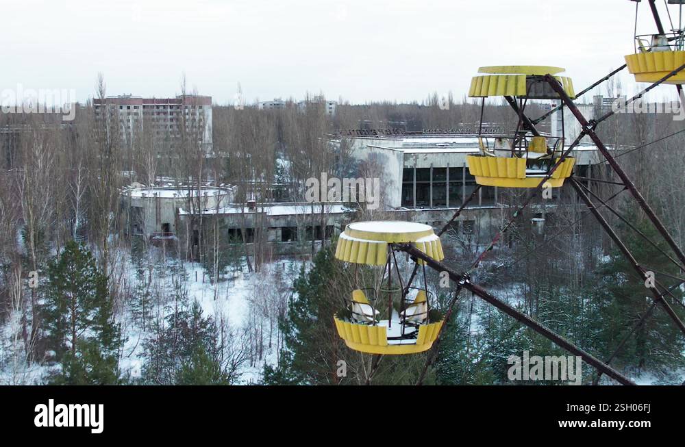 Ferris wheel in winter Pripyat city abandoned after Chernobyl disaster ...