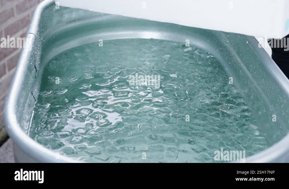 Ice bath therapy Stock Videos & Footage - HD and 4K Video Clips - Alamy